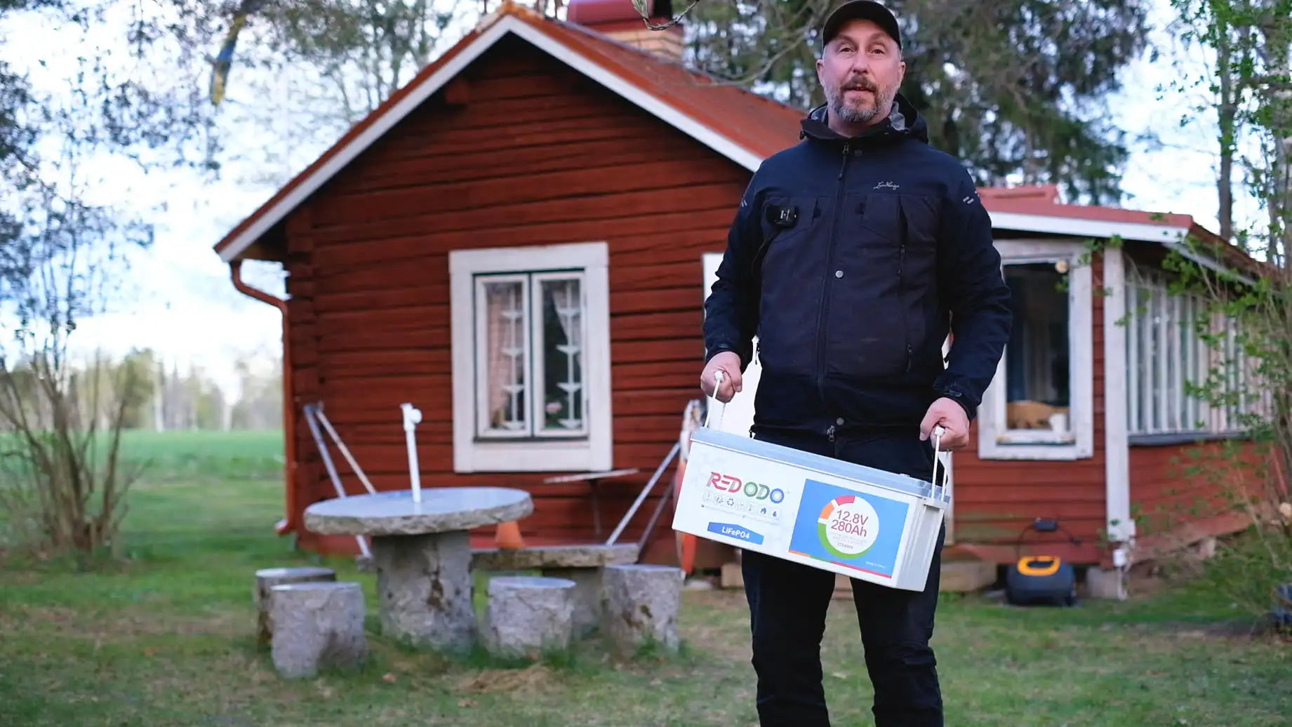 Eine Off-Grid-Hütte in Schweden：8 Monate echte LiFePO₄-Wintererfahrung